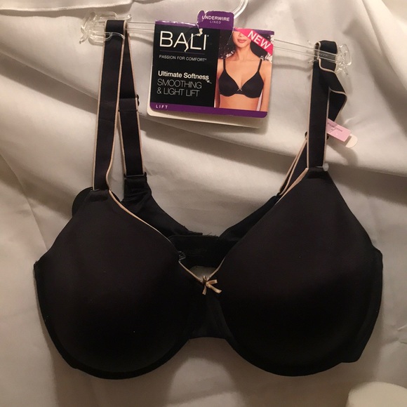 Bali | Intimates & Sleepwear | Nwt Sz 38 D Black Bra By Bali Smoothing ...